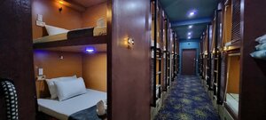 Attic Capsule Hotel (Central Visayas, City of Lapu-Lapu, Pajo - Basak - Marigondon Road), otel