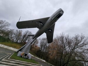 Самолёт МиГ-17 (Homieĺskaja voblasć, Mazyr, Ushodni Microdistrict), teknoloji anıtı  Mozyr'dan