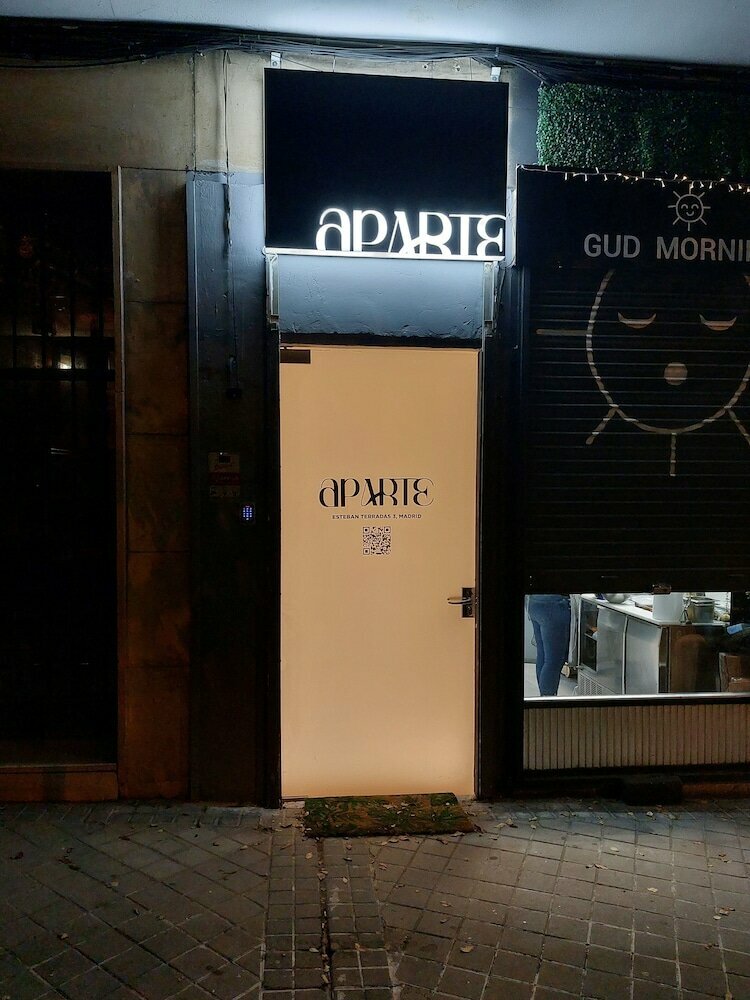Otel Calle de Esteban Terradas 3 bajo, Madrid, foto