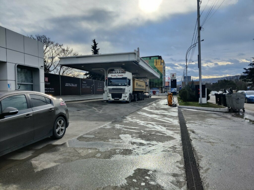 Benzin istasyonu Socar, Tiflis, foto