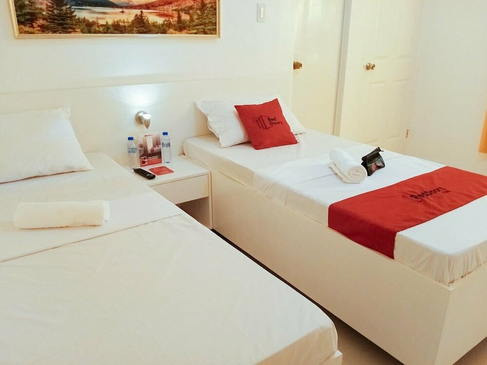 Otel RedDoorz near Ashira Properties, Bohol, foto