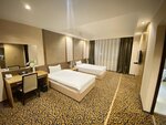 Lisbon Hotel (Jjenish prospekt No:351, Lebedinovka Village), otel  Çuy ili'nden