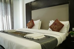 Hotel Anand Empire (New Delhi, KG Marg), otel  Delhi'den