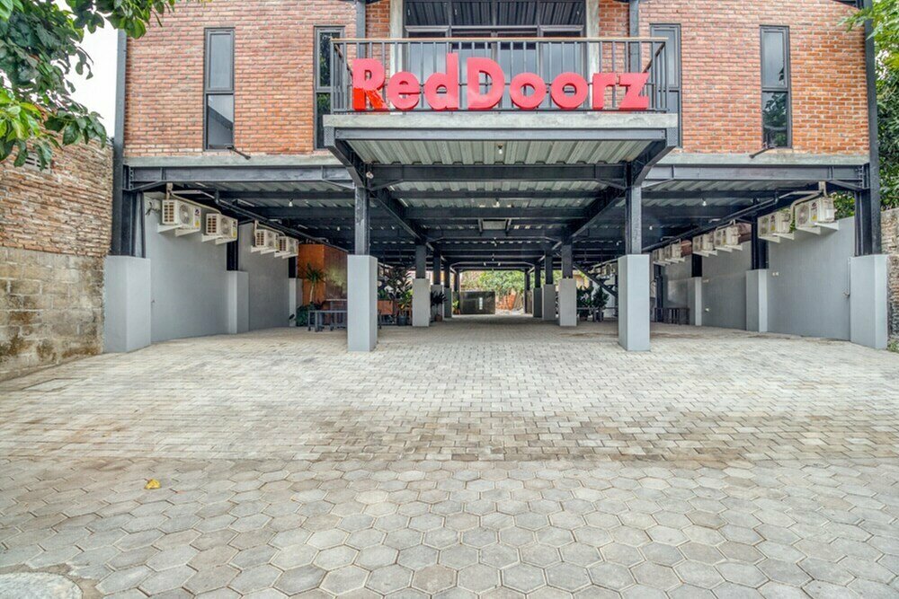 Otel RedDoorz Syariah @ Babadan Baru Jakal, Dünya, foto