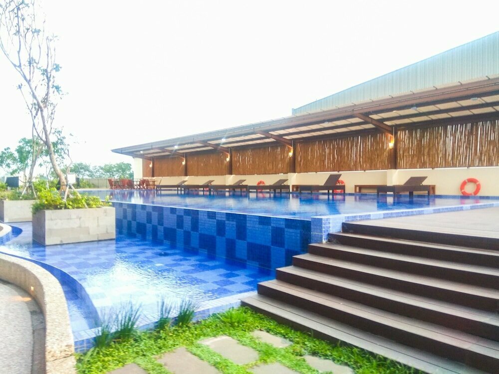 Otel Comfy And Spacious Studio Azalea Suites Apartment, , foto