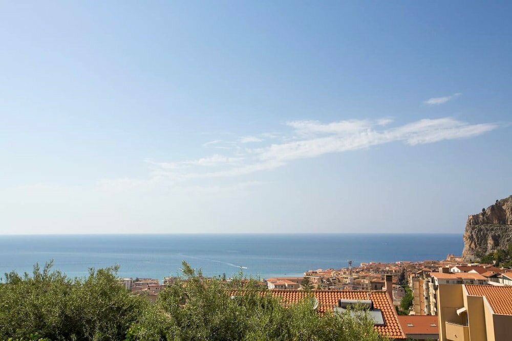 Kısa süreli konaklama Spacious 4 Bedroom Apartment With Terrace And View, Cefalù, foto