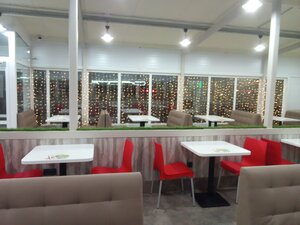 Pomponchik (Moskovskaya Street No:вл14, posyolok gorodskogo tipa Snegiri), kafe  Moskova ve Moskovskaya oblastından