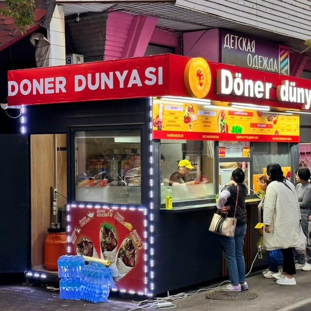 Fast food Doner dunyasi, Almatı, foto