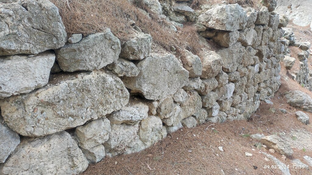 Turistik yerler Руины поселения X-XV веков, Sevastopol, foto