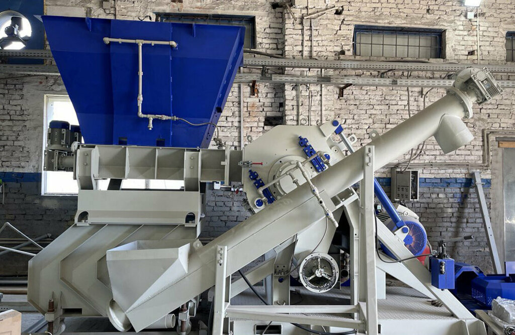 Plastik işleme ekipmanları firmaları Polimech, Moskova, foto