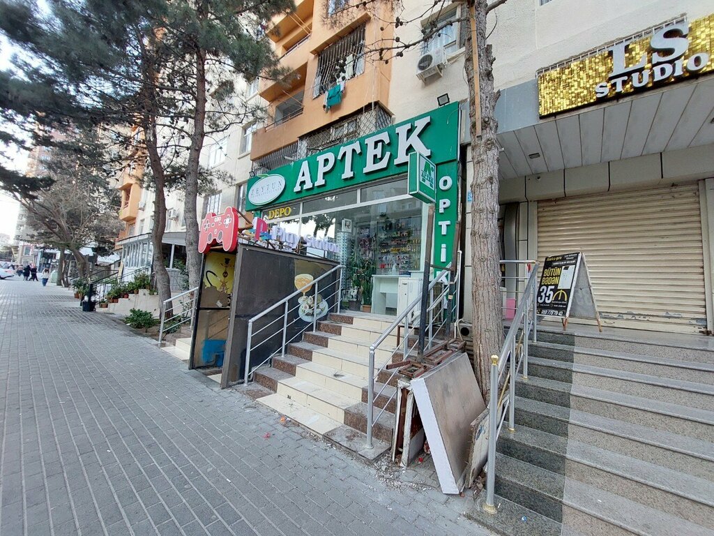 Eczaneler Aptek, Bakü, foto