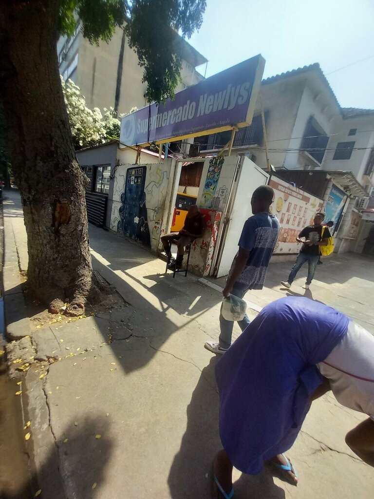 Süpermarket Newlys, Loanda, foto