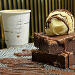 C10, cafe (27B, 2nd Street, Al Khwaneej First, Mushraif, Dubai), kahve dükkanları