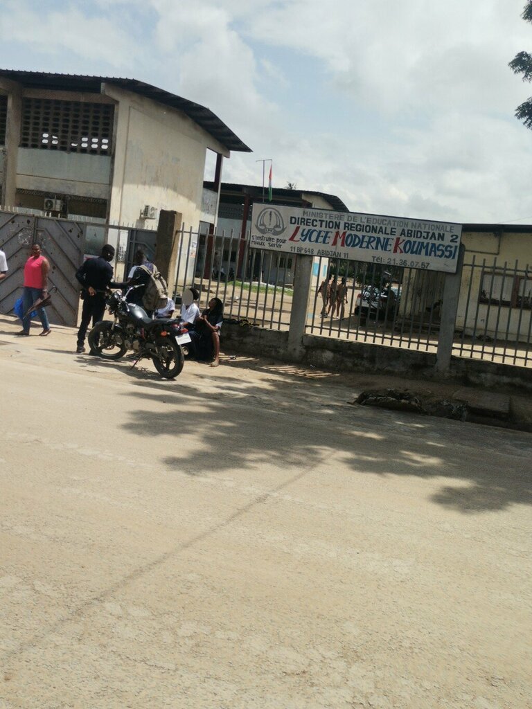 Ortaokul Lycee Moderne Koumassi, Abican, foto