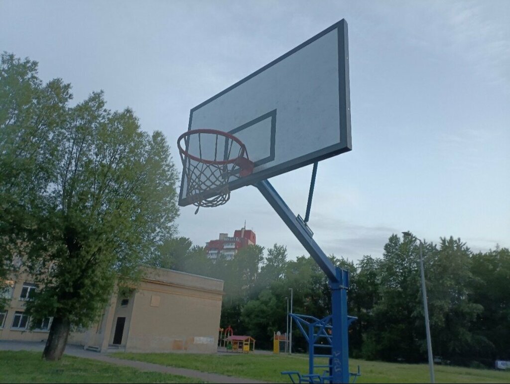 Spor alanı Баскетбольная площадка, Saint‑Petersburg, foto
