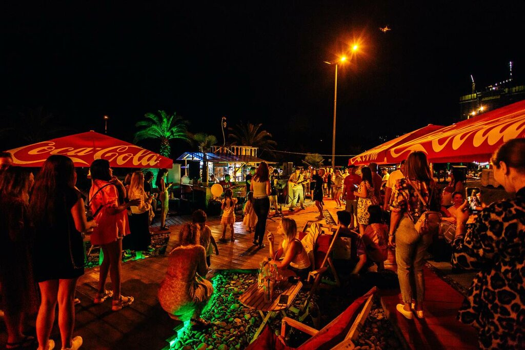 Bar Sinori Beach Bar, Batum, foto