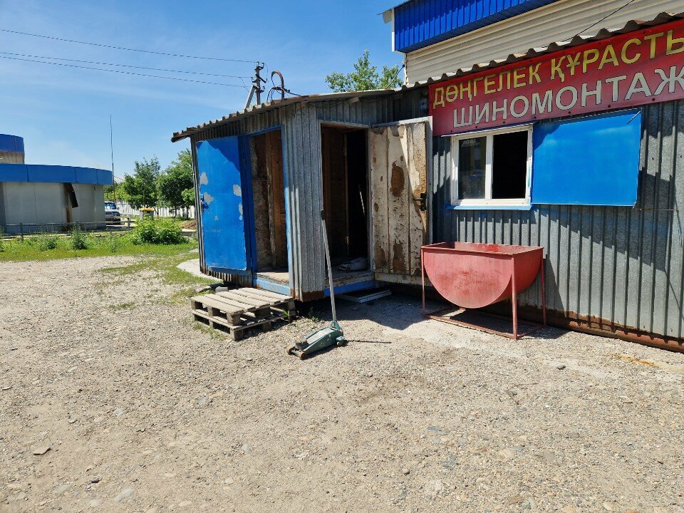 Oto lastik tamiri Tire Fitting, Öskemen (Ust‑Kamenogorsk), foto