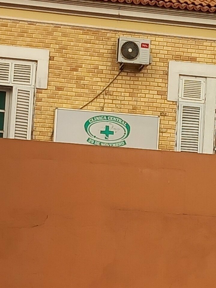 Tıp merkezleri ve klinikler Clínica Central, Loanda, foto