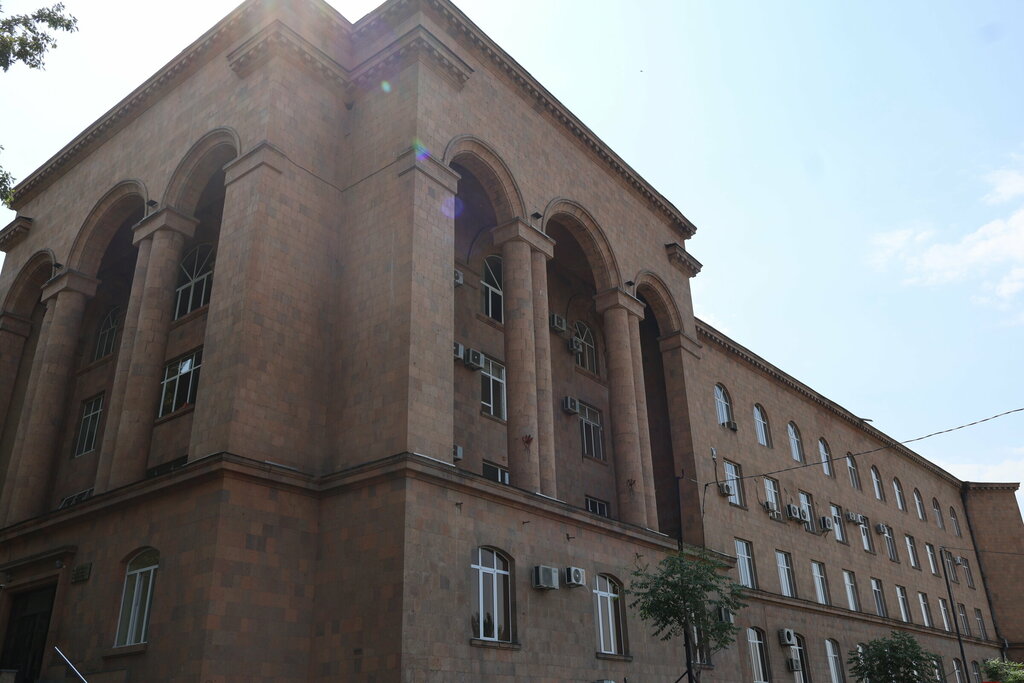 Eğitim altyapısı Yerevan State University, Faculty of Radiophysics, Erivan, foto