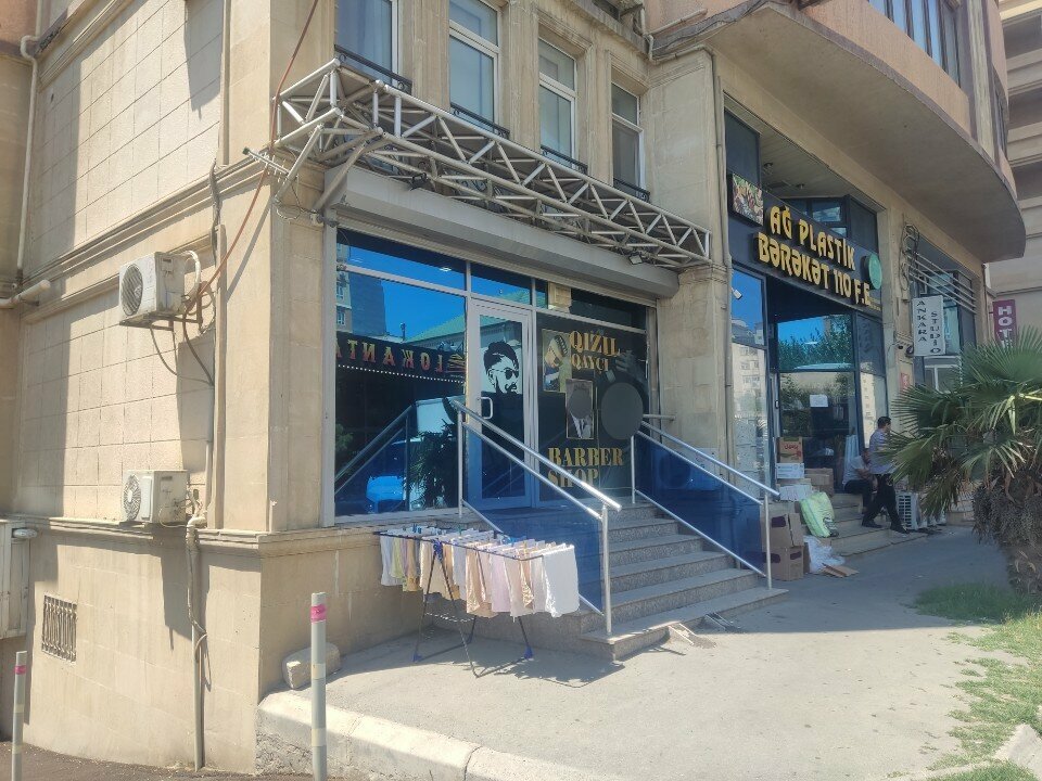 Kuaförler Qızıl qayçı, Bakü, foto
