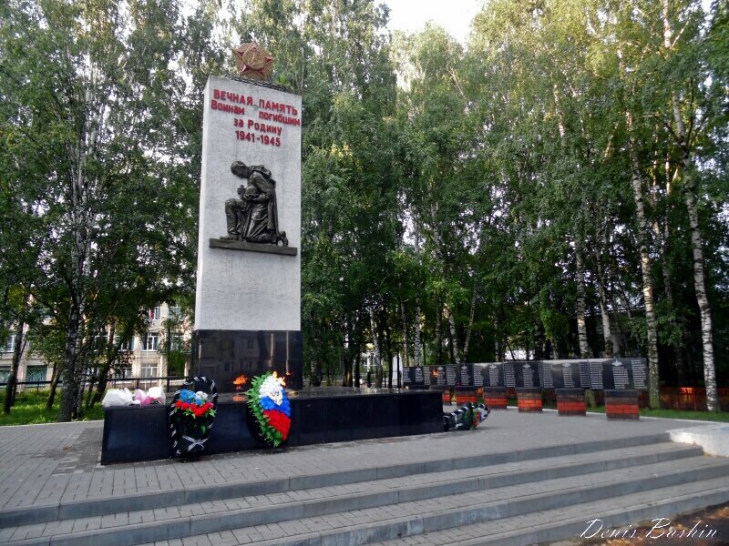 Anıt, heykel Воинам, погибшим в Великой Отечественной войне 1941-1945 гг., Nijegorodskaya oblastı, foto