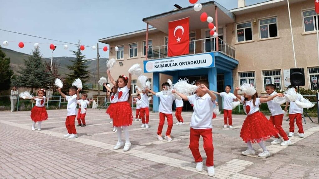 Ortaokul Karabulak Yatılı Bölge Ortaokulu, Doğubayazıt, foto