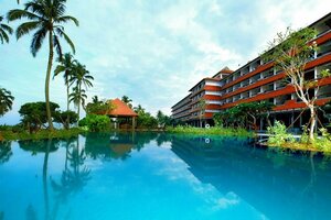 Hikka Tranz by Cinnamon (360 Galle Road, Hikkaduwa 80240, Sri Lanka, Hikkaduwa), otel  Hikkaduwa'dan