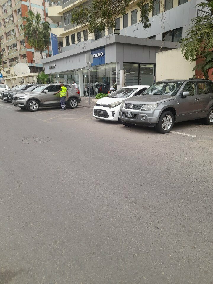 Otomobil satış galerileri Volvo, Loanda, foto