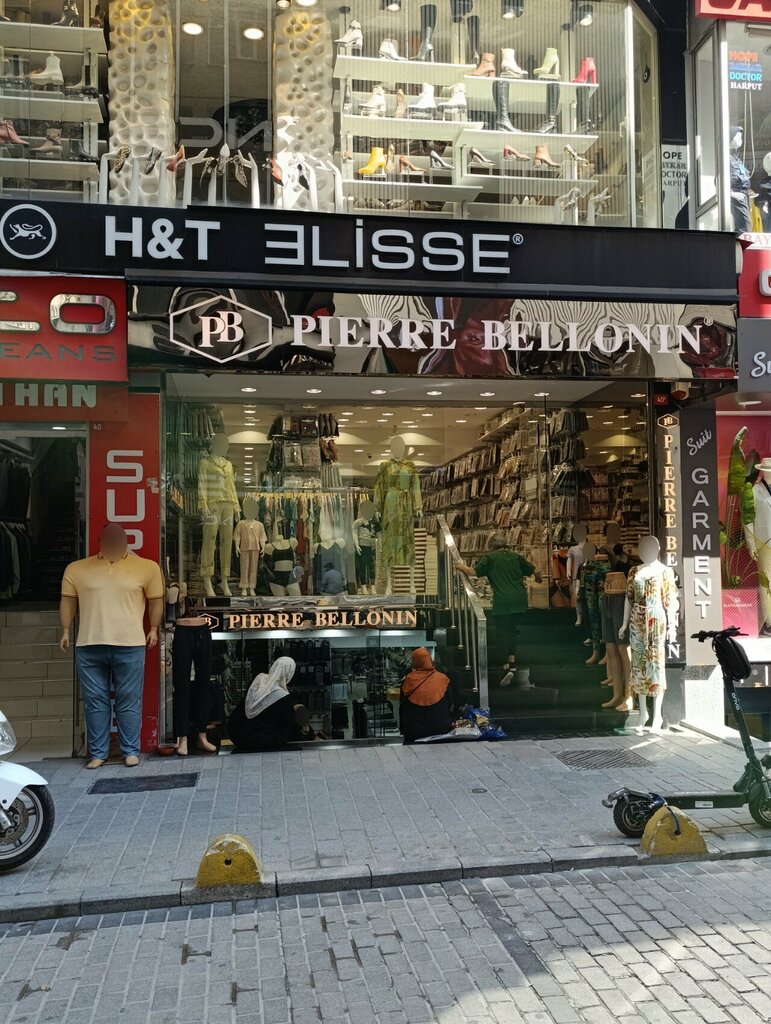 i̇ç giyim ve mayo mağazası Pierre Bellonin, İstanbul, foto