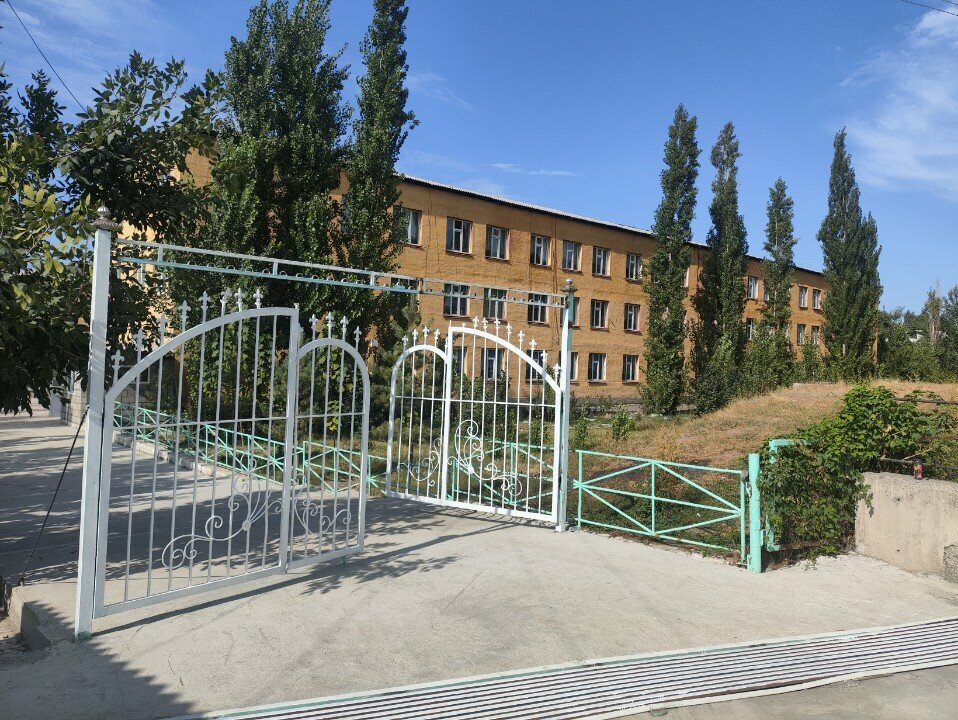 Ortaokul School, Osh, foto