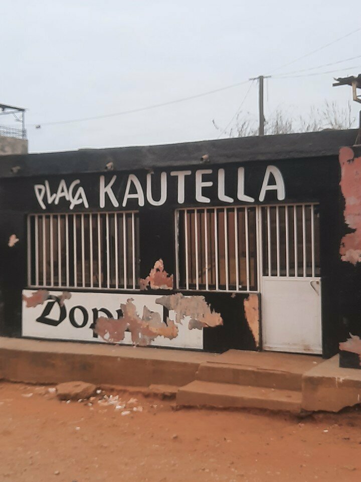 Bar Placa Kautella, Loanda, foto