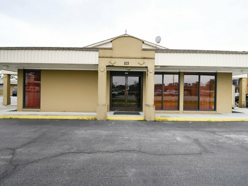 Otel Oyo Hotel Williamston, Williamston, foto