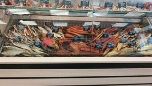 Svetloe i Temnoe (Komsomolskaya ulitsa No:12), bira dükkanı  Yalutorovsk'tan