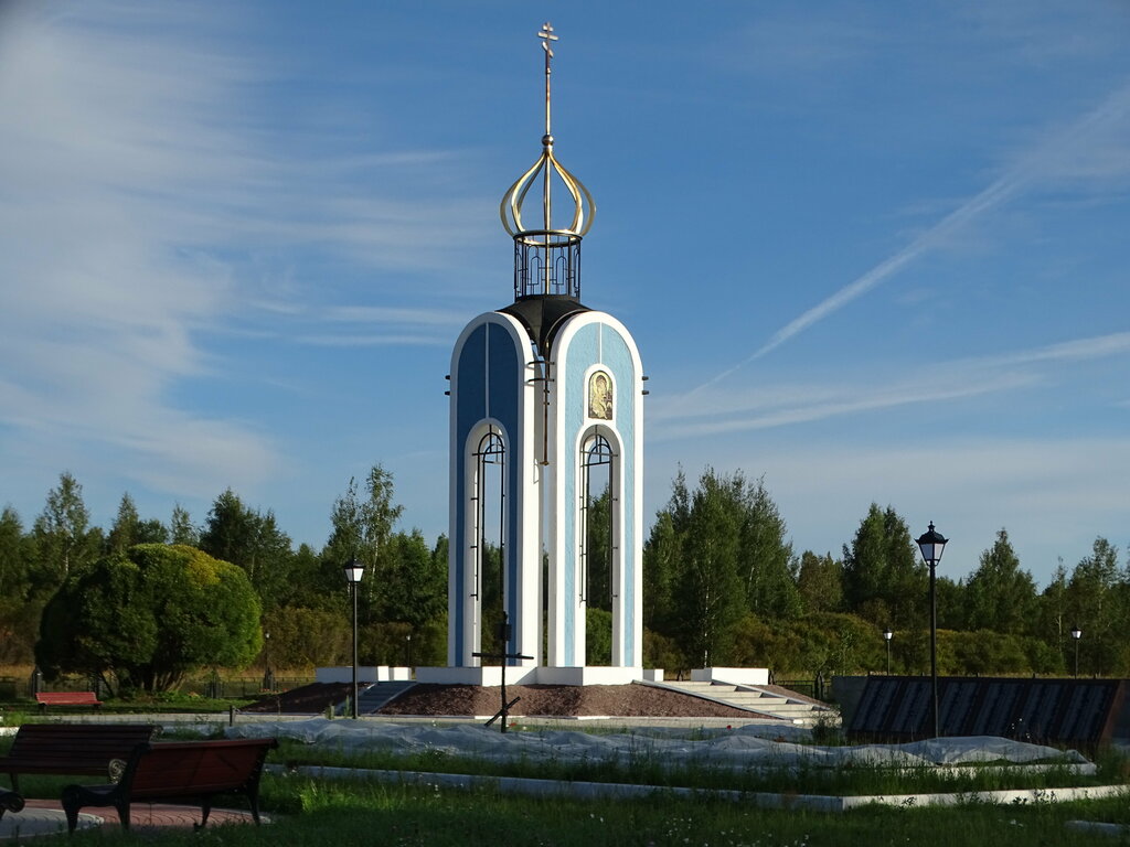 Şapel, haç anıtı The chapel in Myasnoy Bor, Novgorodskaya oblastı, foto
