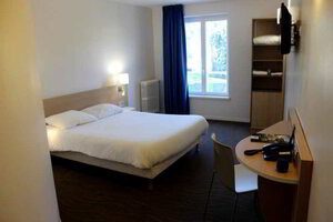 Brit Hotel Mâcon Centre Gare (Rue Bigonnet No:1, Mâcon), otel  Macon'dan