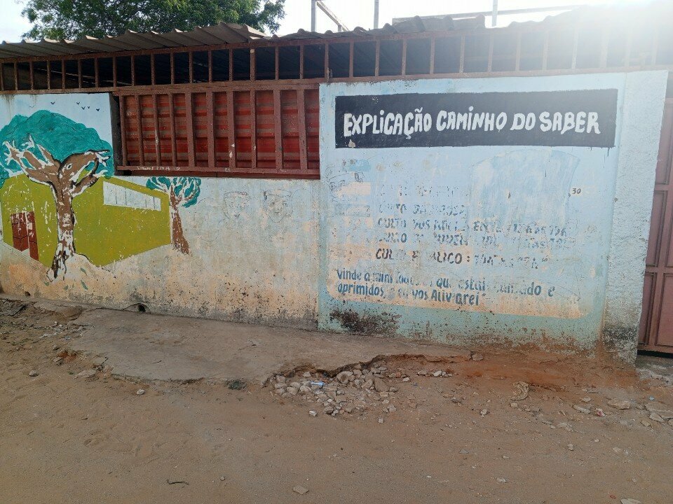 Eğitim merkezleri Explicação caminho do saber, Loanda, foto