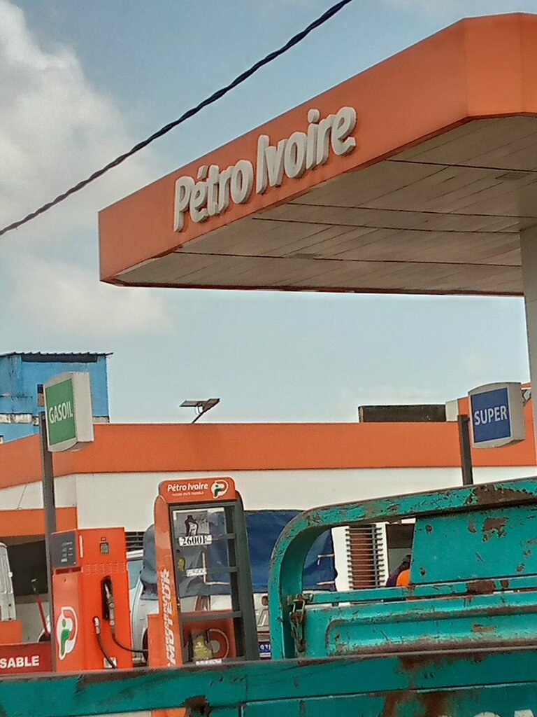 Benzin istasyonu Station de Service Vinko, Abican, foto