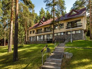 Cosmos Karelia (Republic of Karelia, Prionezhskiy rayon, Shuyskoye selskoye poseleniye, derevnya Shuyskaya Chupa, territoriya Kosmos Kareliya Rezort), otel  Karelya Cumhuriyeti'nden