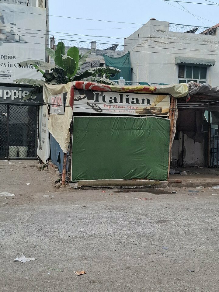 Ayakkabı tamiri Italian, Lahor, foto