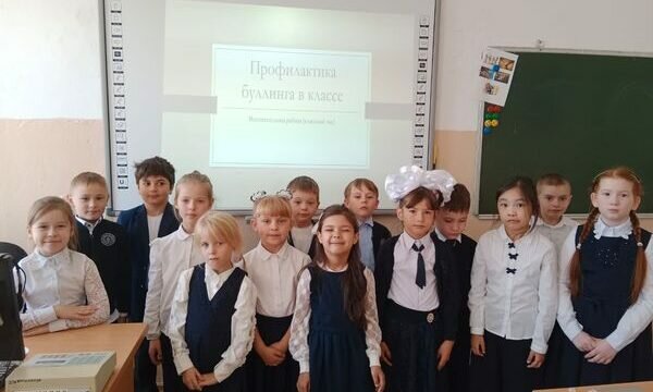 Ortaokul No. 3 School, Mamlût (Mamliutka), foto