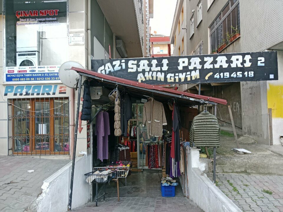 Giyim mağazası Gazi Salı Pazarı 2, İstanbul, foto