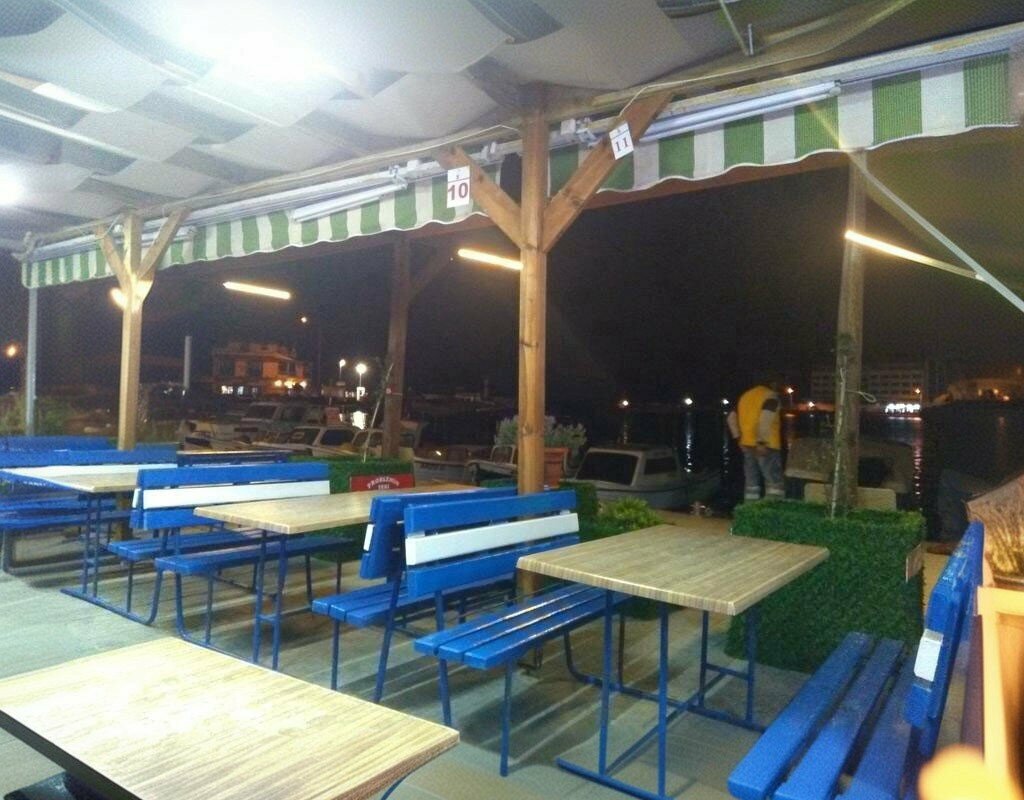 Kafe Problem'in Yeri, Karaburun, foto