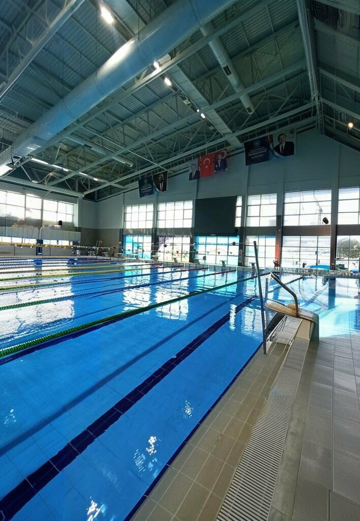 Yüzme havuzları Olimpik Yüzme Havuzu, Giresun, foto