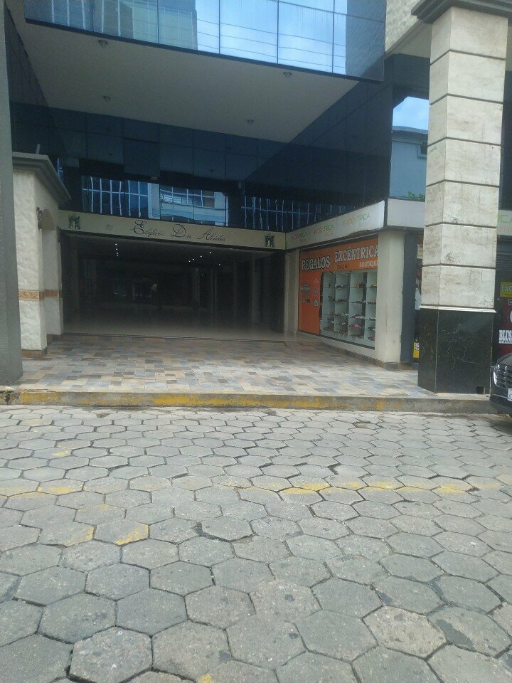 Eksper büroları Avaluos Csv Srl, Santa‑Krus, foto