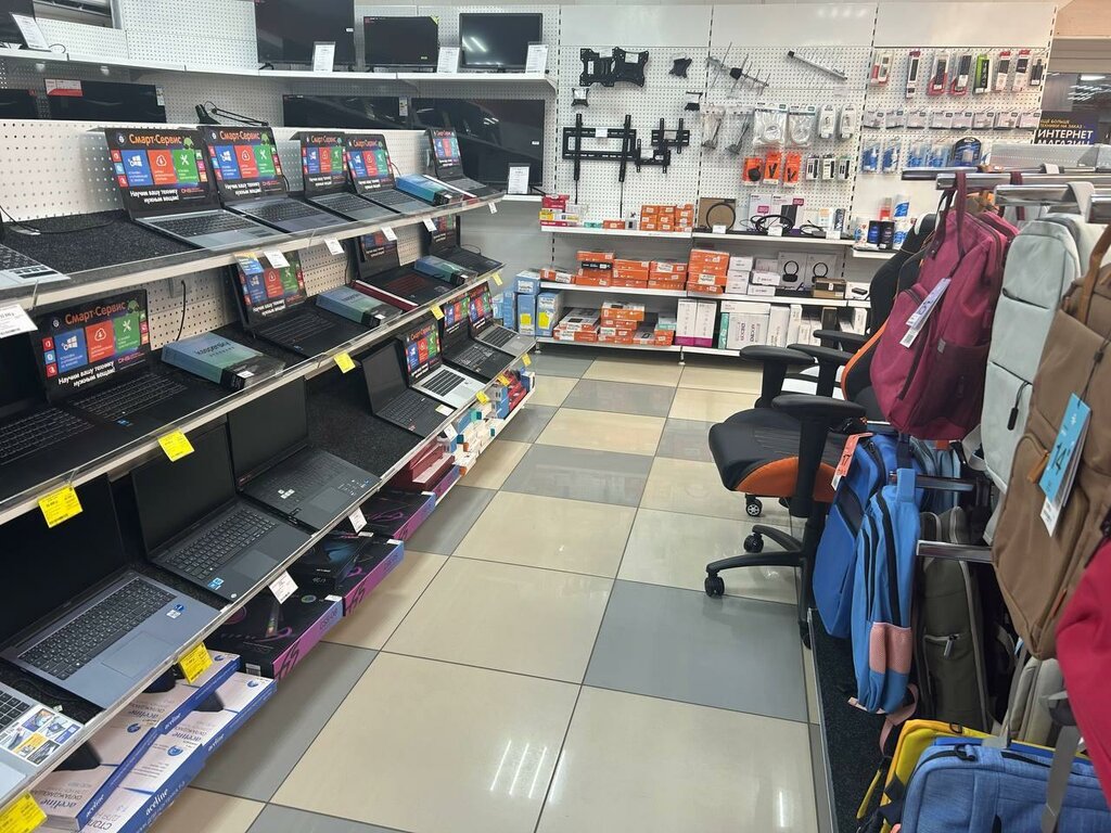 Elektronik eşya mağazaları DNS, Bikin, foto