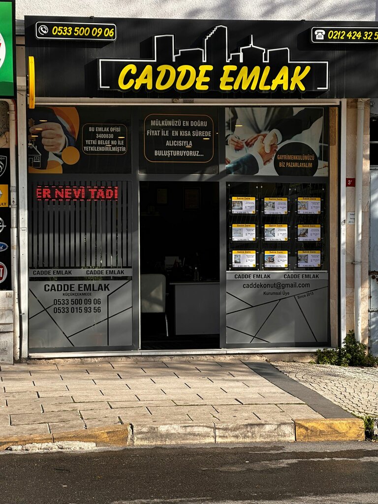 Emlak ofisi Cadde Emlak, İstanbul, foto