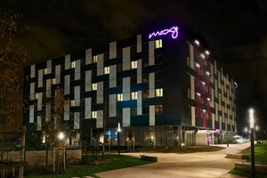 Moxy Paris Charles de Gaulle Airport (Île-de-France, Val-d'Oise, Roissy-en-France, Rue du Signe, 5), otel