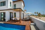 Chris Le Mare Luxury Villa (Famagusta District, Avra Villas), daireler  Dünya'dan