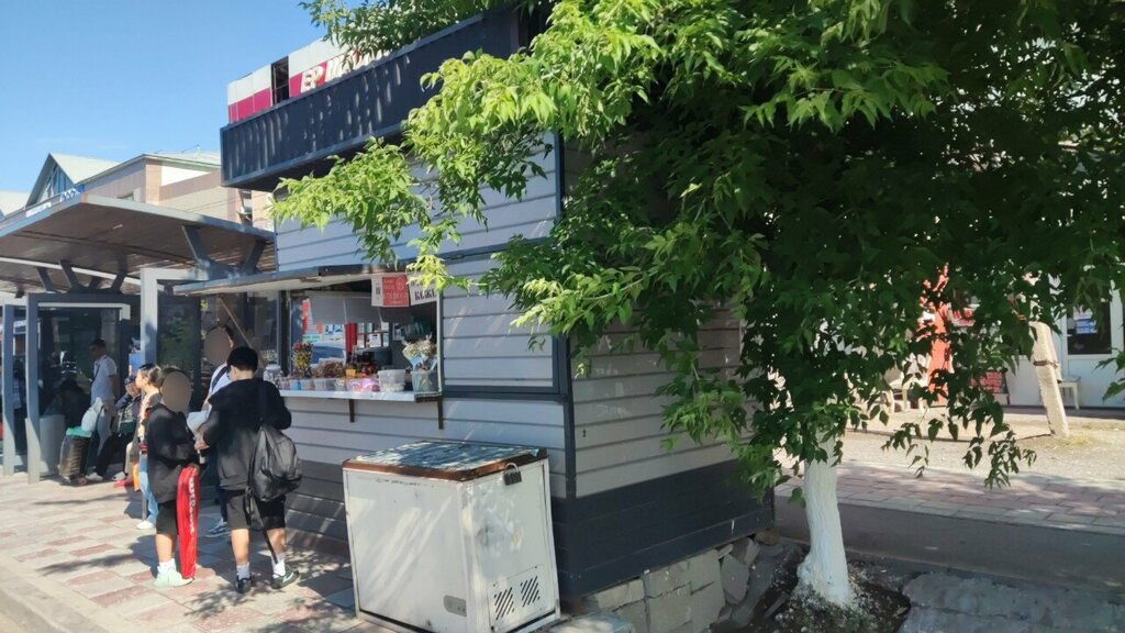 Su satışı Koktobe-Ana spring, Çimkent (Şımkent), foto