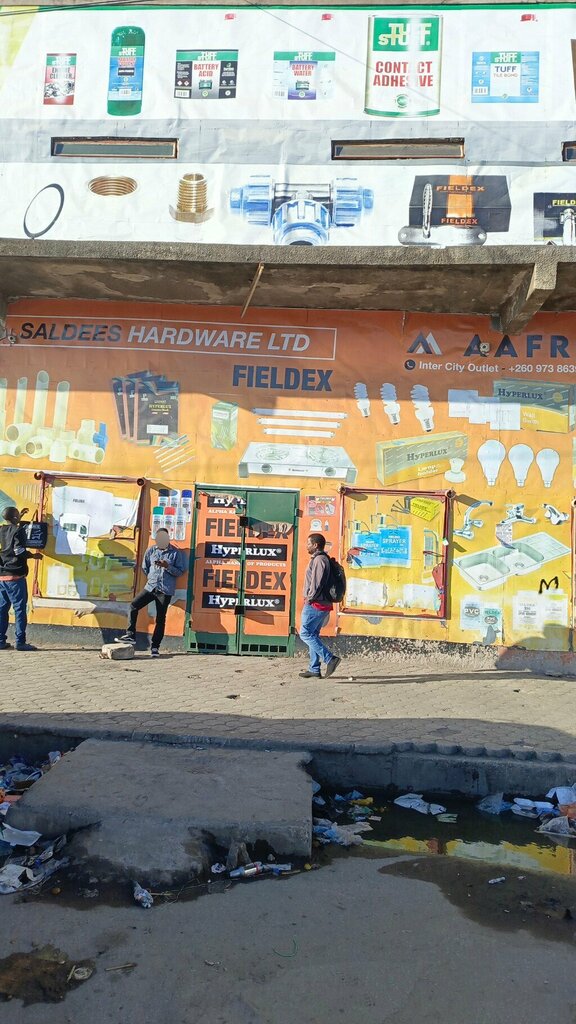 Ev temizlik ürünleri Saldees hardware, Lusaka, foto